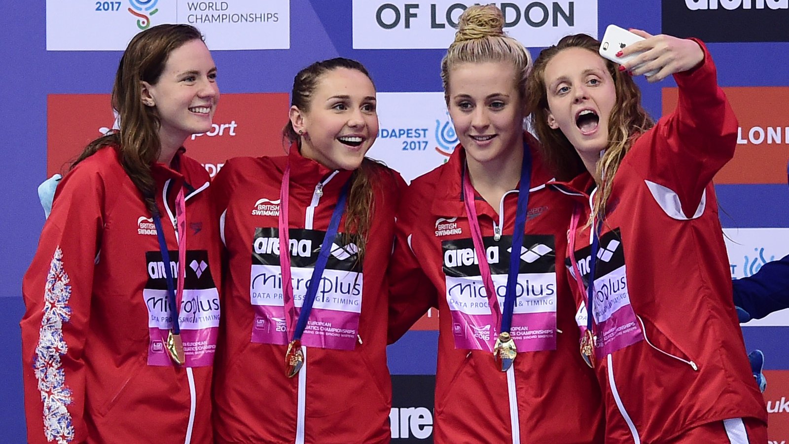Golden Relay double on closing night | Aquatics GB