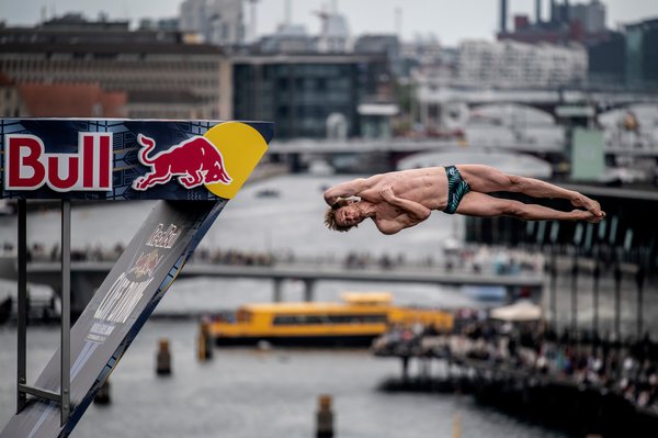 Hunt edges out rival in record breaking event | Aquatics GB