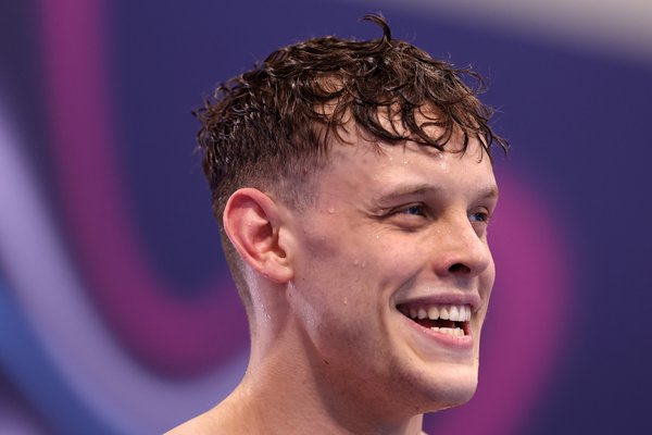 Richards rockets to stunning freestyle title on big night | Swimming ...
