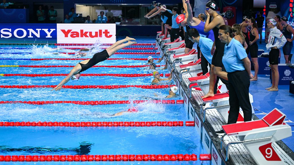 Freestyle Relay brings a busy night of worlds action to a close ...